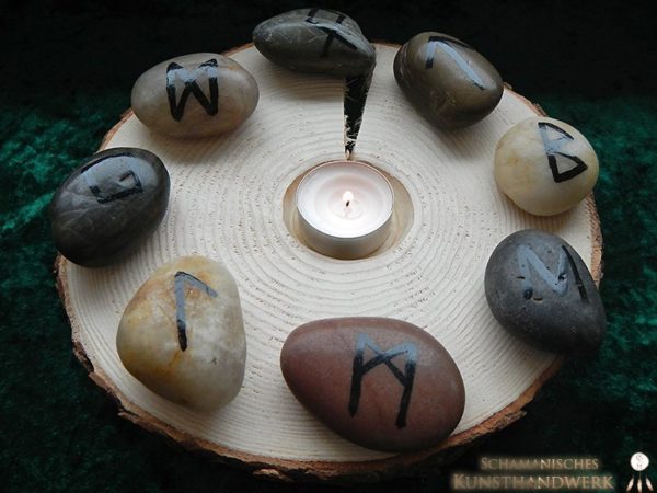 Runenkreis „Tiwaz-Aett“